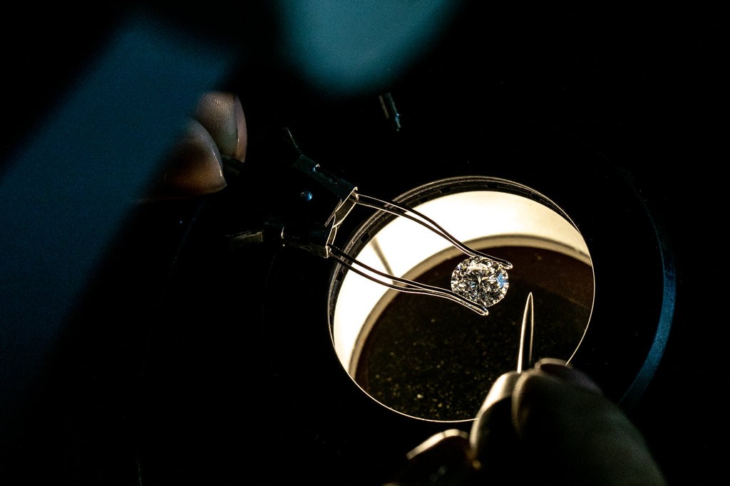 Tiffany Announces It Will Provide More Information on Diamond Sourcing ...
